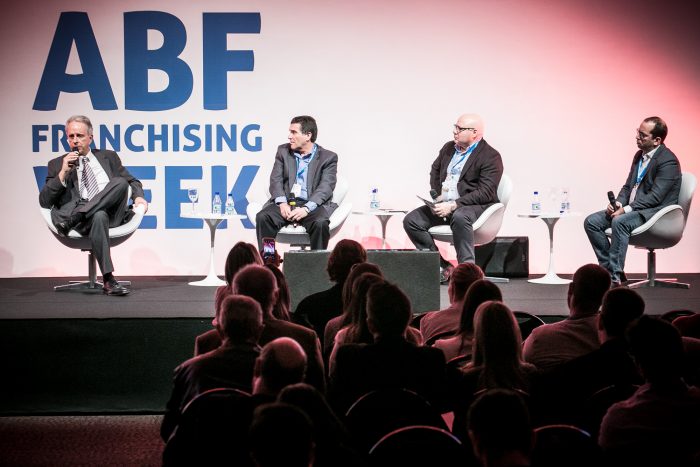 Transformação digital e experiência do cliente em debate no evento ABF